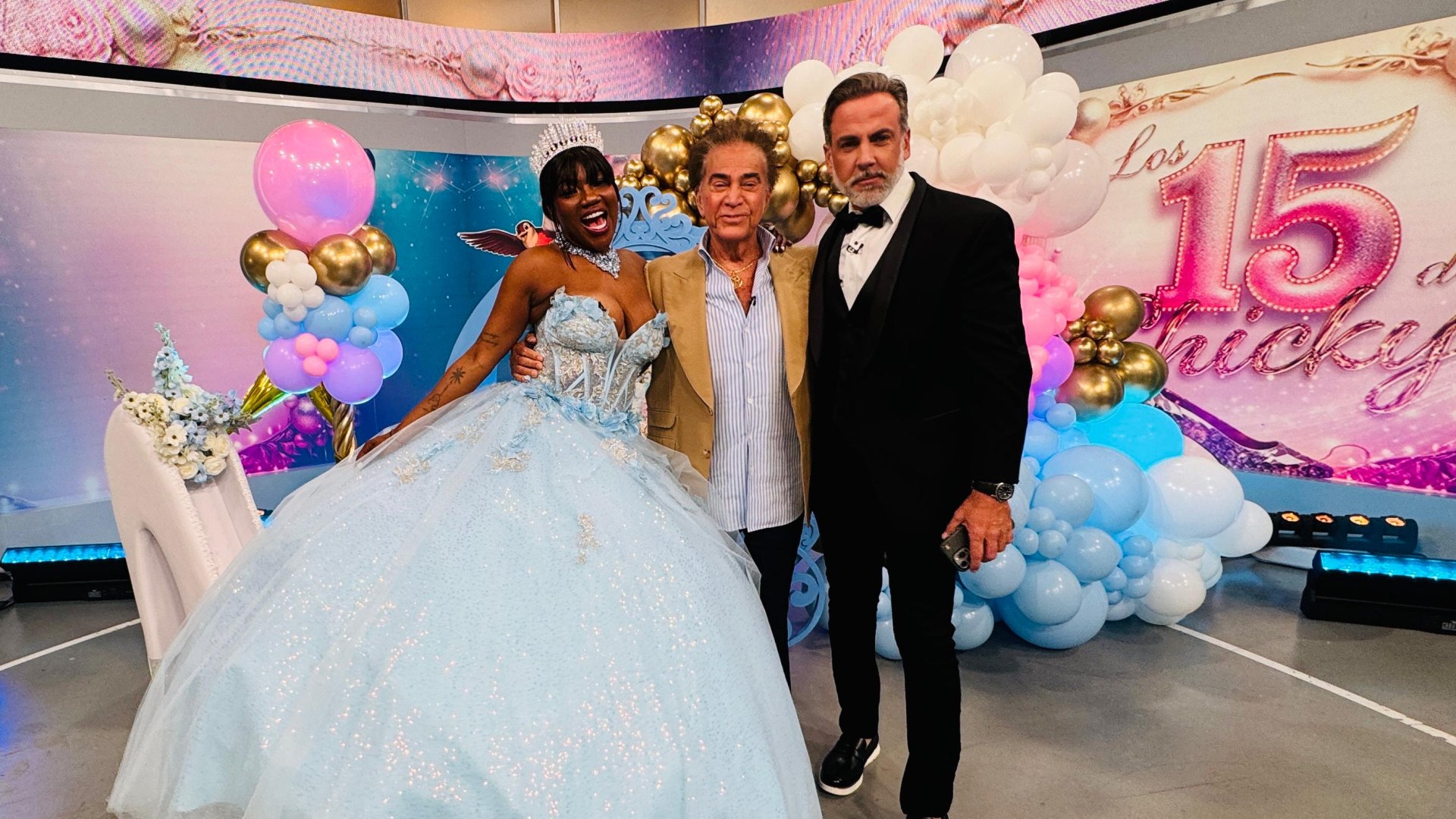 ¡Chiky Bombom celebra sus 15 años con un vals junto a Carlos Ponce!
