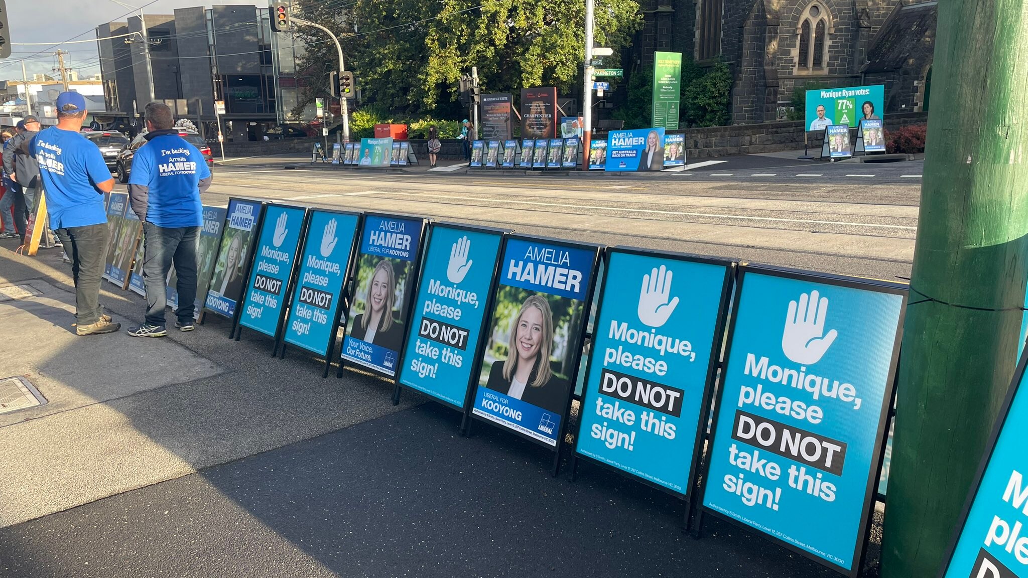 Kooyong corflute kerfuffle headed for court as Liberals cry foul at ...