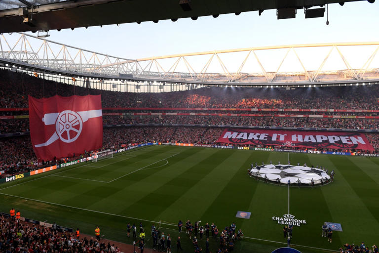 Arsenal slammed over 'embarrassing' tifo after defeat to PSG in Champions League
