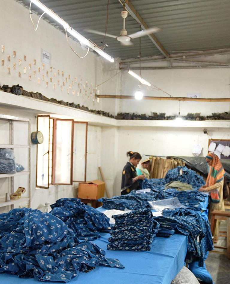 Dabble In Dabu: How a 500-year-old mud-resist block printing textile ...