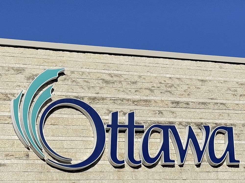 Auditor general clears up 'confusion' over Ottawa red-light camera revenue