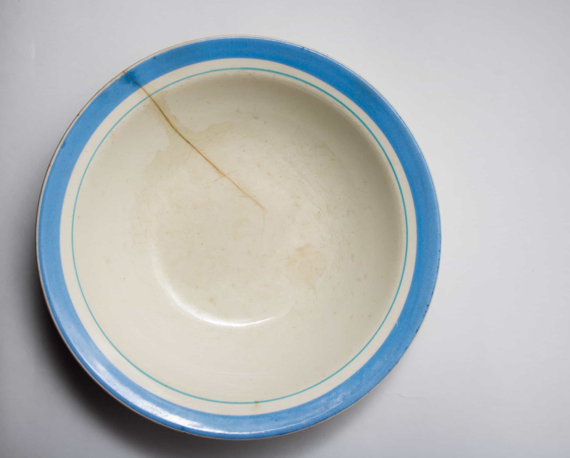 Kitchen items you should get rid of today