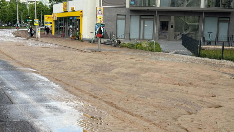 Berlin: Hauptleitung in Friedrichshain geborsten – wochenlange Reparatur