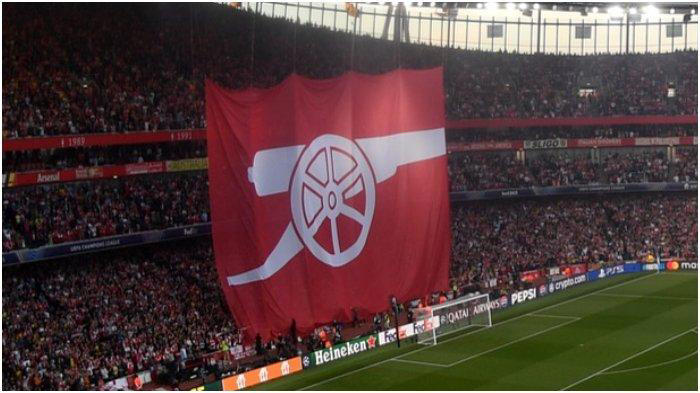 Cerita di Balik Tifo Meriam di Laga Arsenal vs PSG,Penolakan Berujung ...