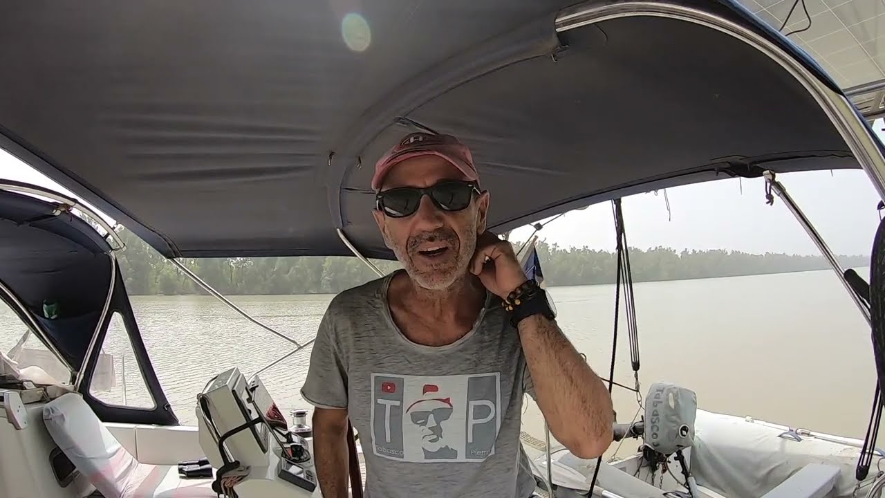 Navigation Toujours en Amont sur la Gambie de Bambaly à Kuntang