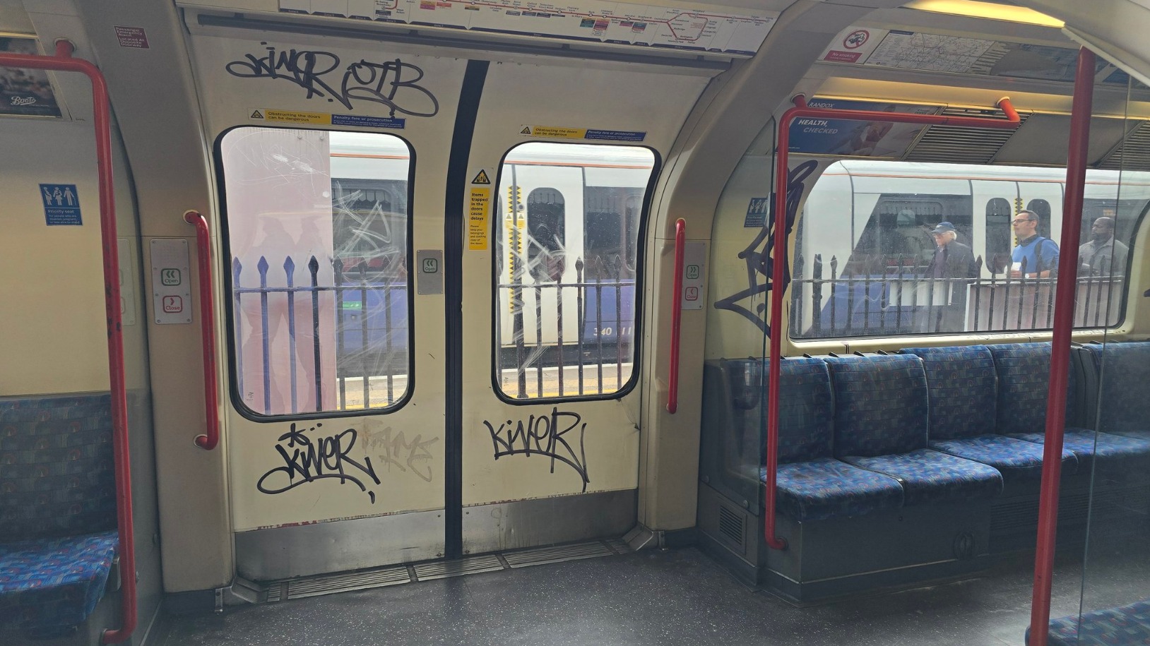 Tube passengers slam surge in graffiti as TfL blames broken London ...