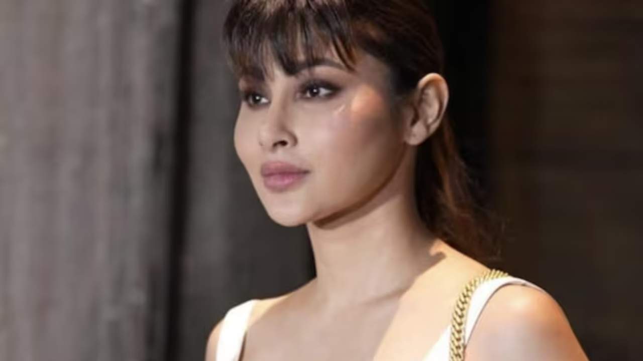 Mouni Roy breaks her silence on alleged surgery, troll comments and AI ...