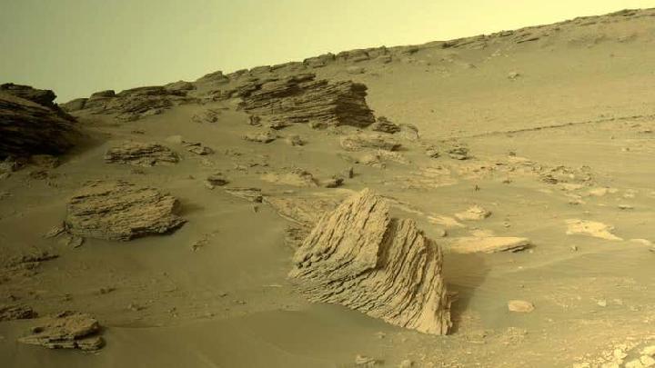 NASA Temukan Batu Misterius Skull Hill di Mars