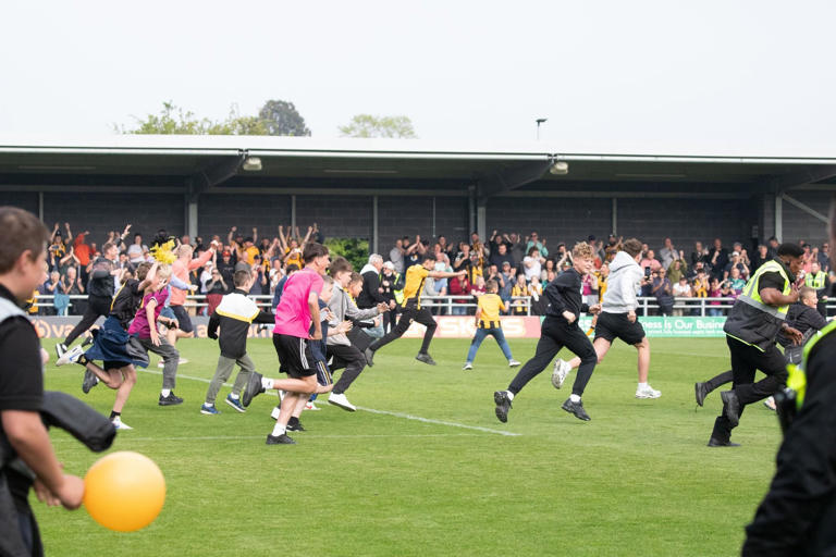 Twenty-six photos of Boston United completing their great escape ...
