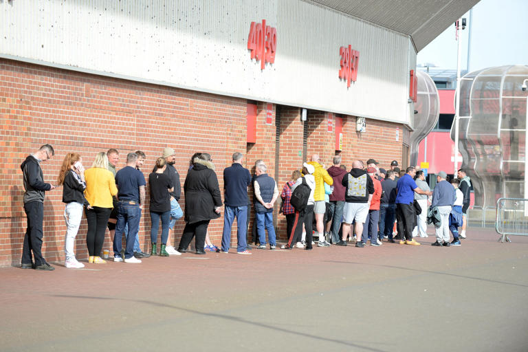 From taking a dip to chippy queues - a round up of life in Sunderland ...