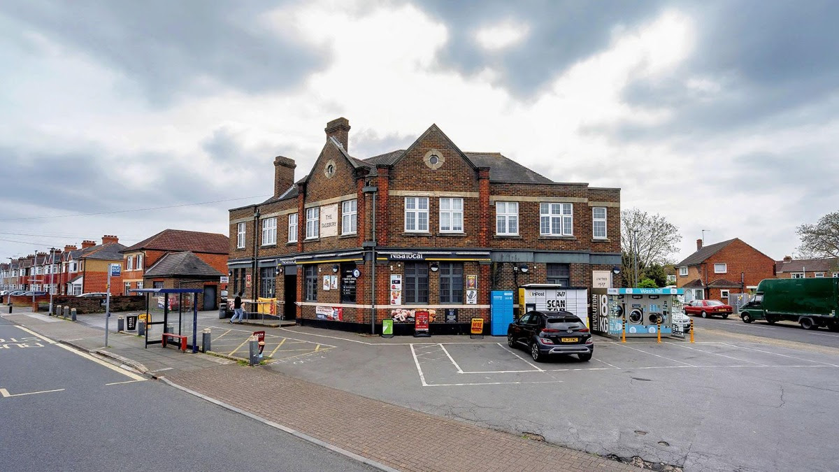 Co-op in 'prominent' Cosham area to be sold off at auction for guide ...