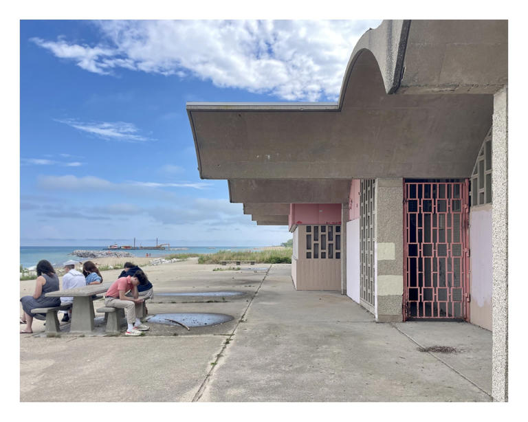 Photographer captures Midwest and Rust Belt charm in new Chicago exhibit