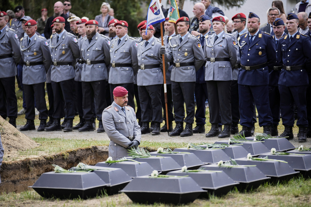 PHOTO COLLECTION: Germany WWII Fallen Soldiers