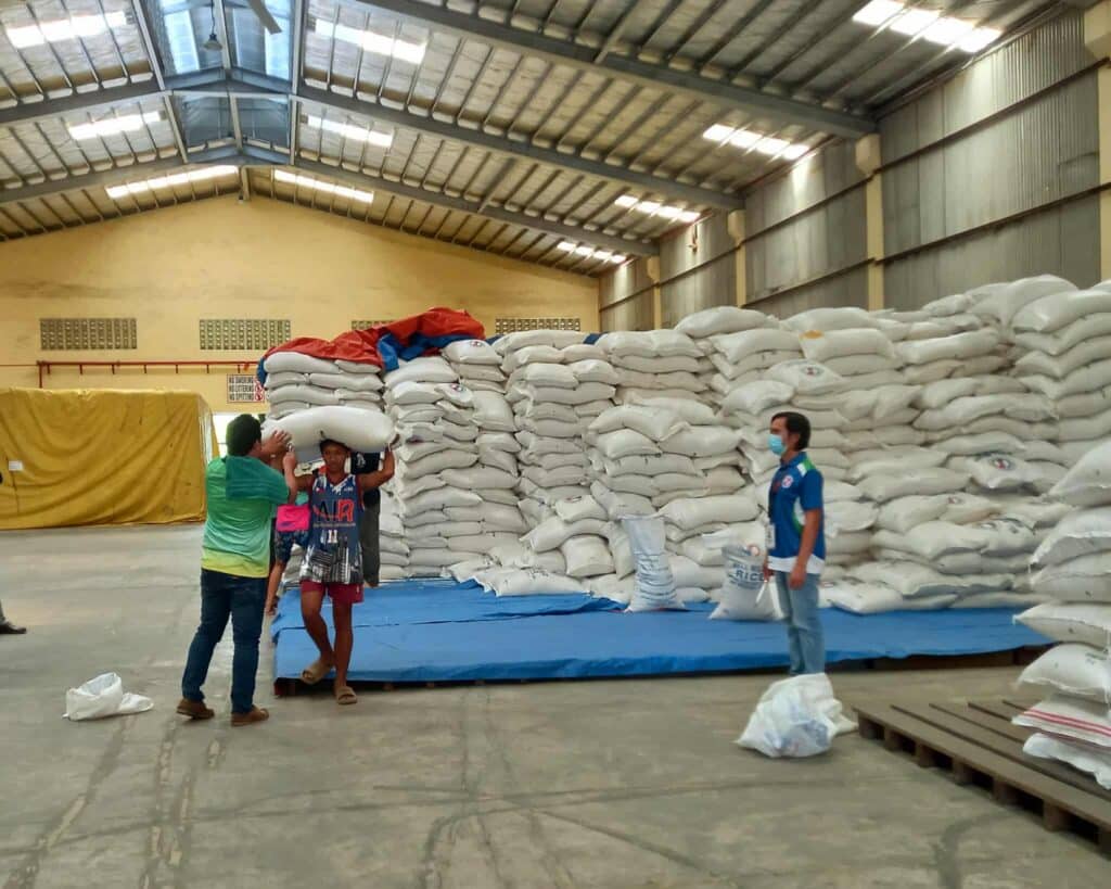 NFA rice rollout begins: Tabogon among first to collect supply
