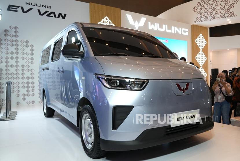 Wuling Hadirkan Lini Mobil Listrik Lengkap di PEVS 2025, Termasuk EV Van