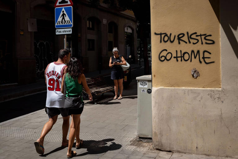 Proteste gegen Tourismus: Diese 6 Urlaubsorte sind 2025 ein No Go