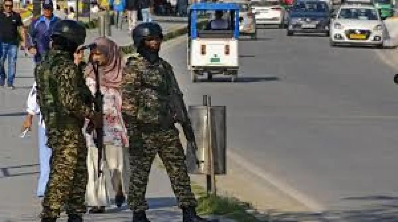 "First time in 7–8 years": Residents shocked by LoC firing in Akhnoor ...