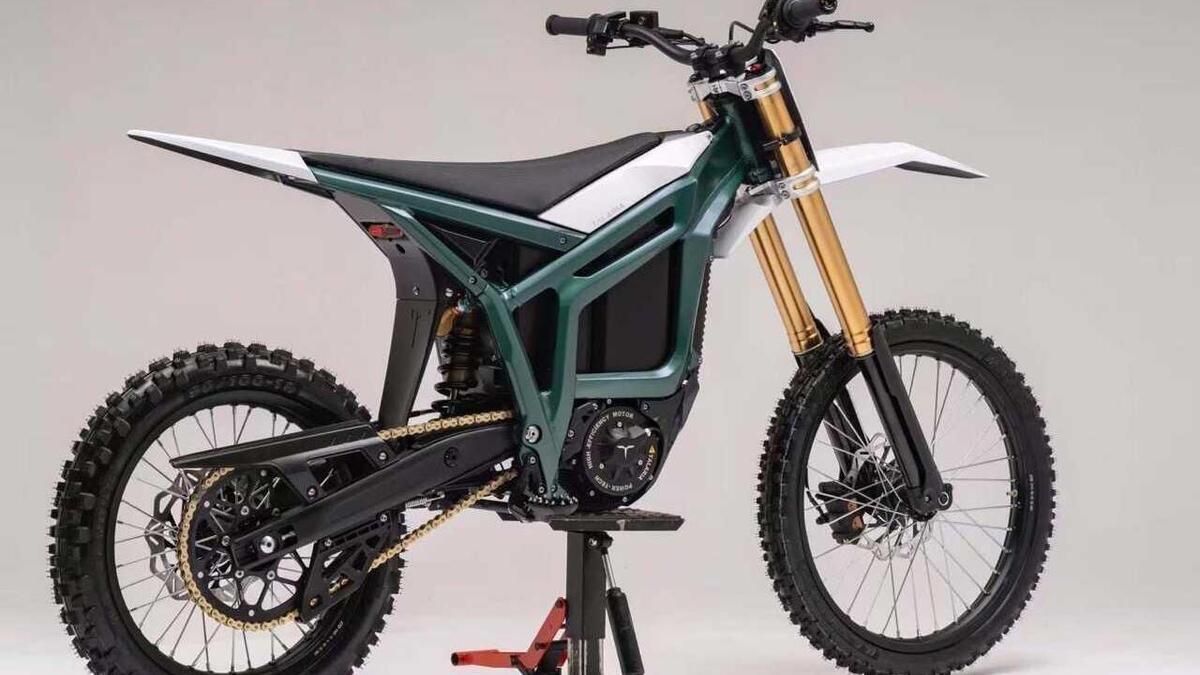 Talaria Komodo: l’enduro elettrico che vola da 0 a 50 km/h in 1,9 secondi