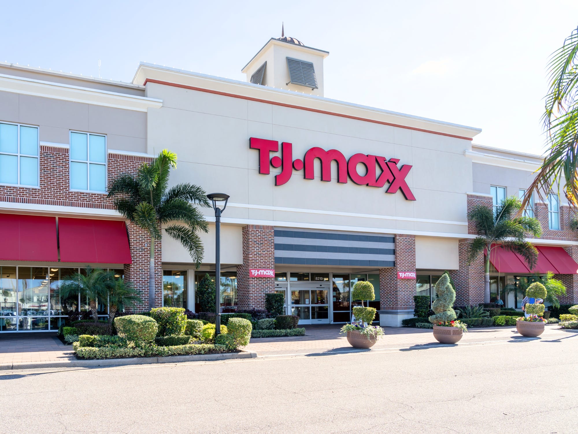 6 home-decor items you should always buy at T.J. Maxx, according to an interior decorator