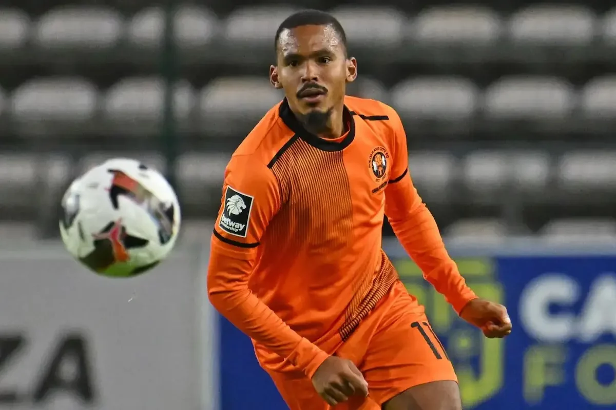 Orlando Pirates push to beat Sundowns in race for Appollis transfer