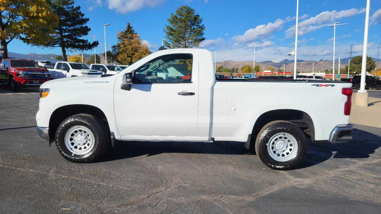 10 Best Two-Door Pickup Trucks for Maximum Utility in 2025