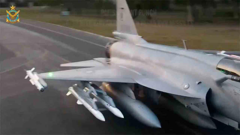 Aerial Tension: Pakistan Upgrades JF-17 with Chinese Long-Range Missiles