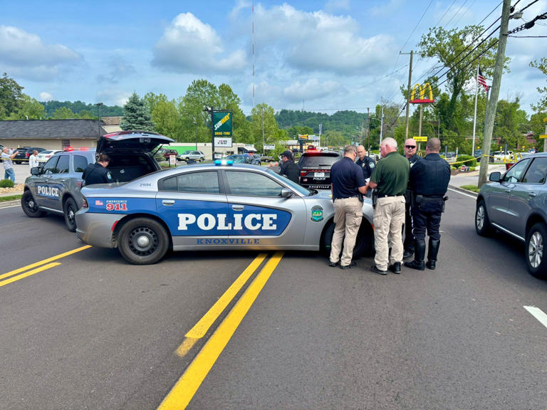 Knoxville police identify man killed in North Broadway crash