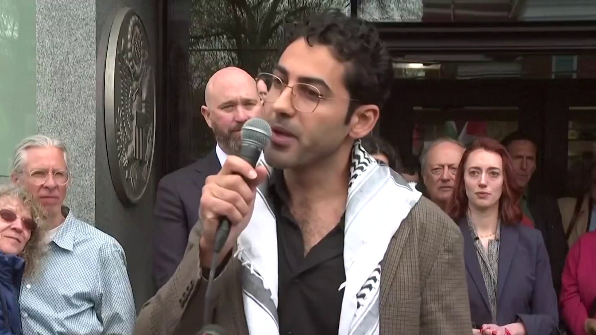 Judge orders release of Columbia student Mohsen Mahdawi