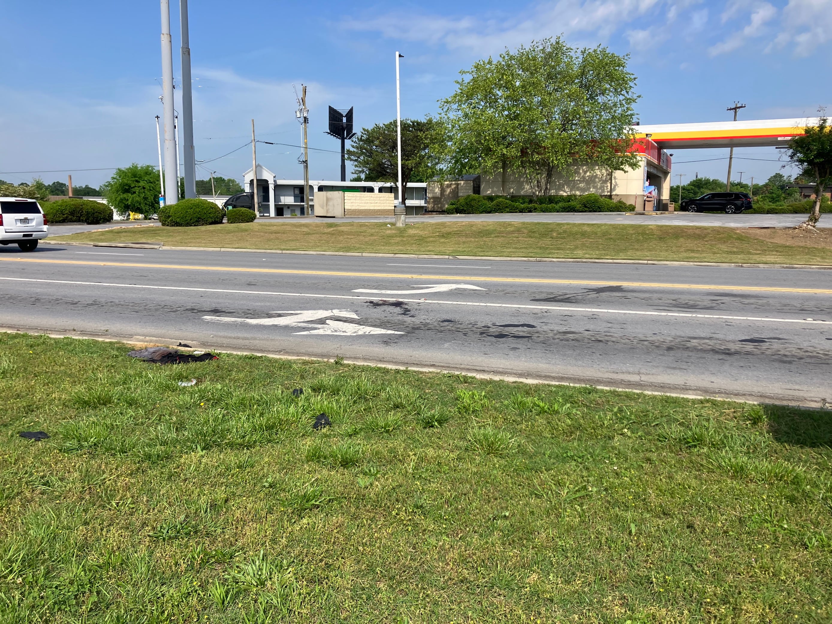 DEA agent shoots suspects who tried to hit him during traffic stop ...