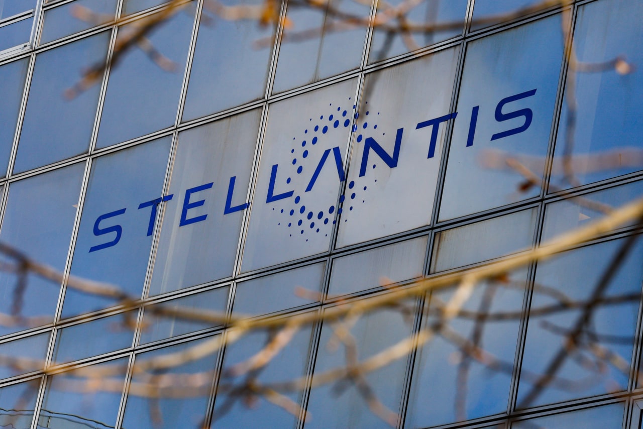 Chrysler-Owner Stellantis Hopes for Eventual Gains from Tariffs, but ...