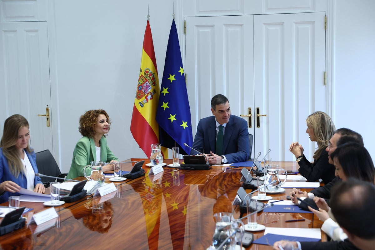 Spain-Portugal blackouts latest: Head of Spain’s power grid refuses to ...