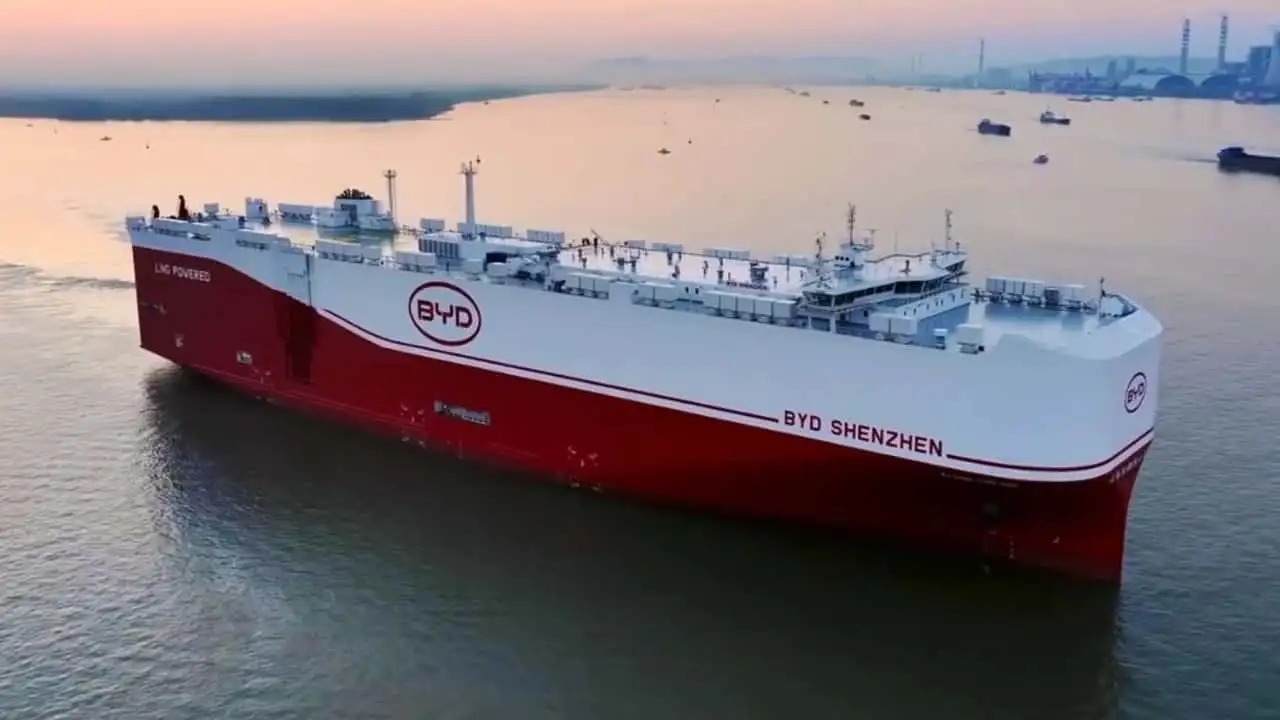 Van China naar Brazilië: BYD Super Ship vervoert 7.000 elektrische auto ...