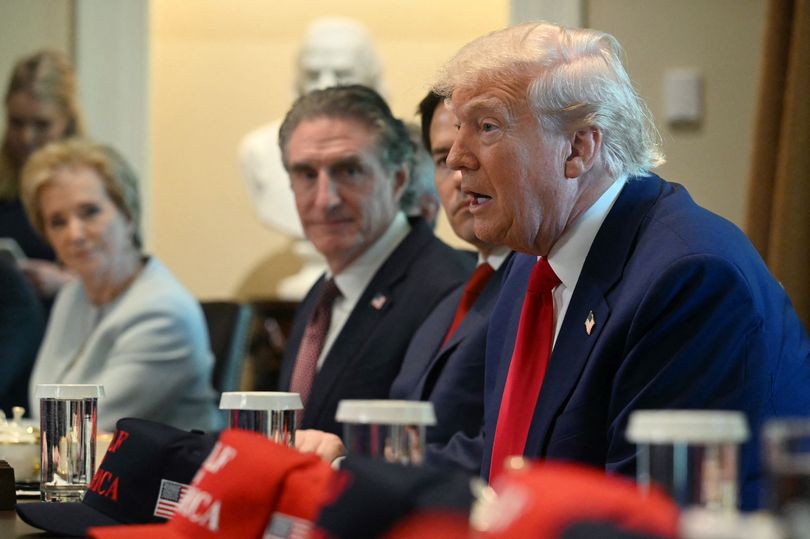 Trump turns cabinet meeting into 'fascist cult' with move that 'even ...