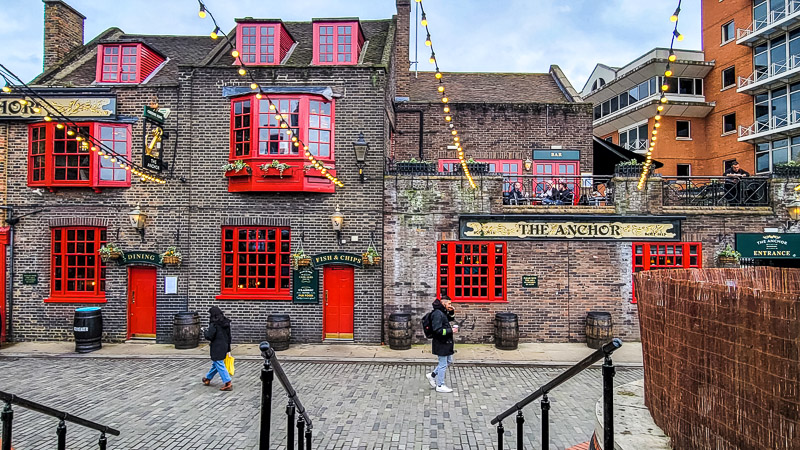 16 Iconic Pubs To Visit In London (+ Our Bucket List)