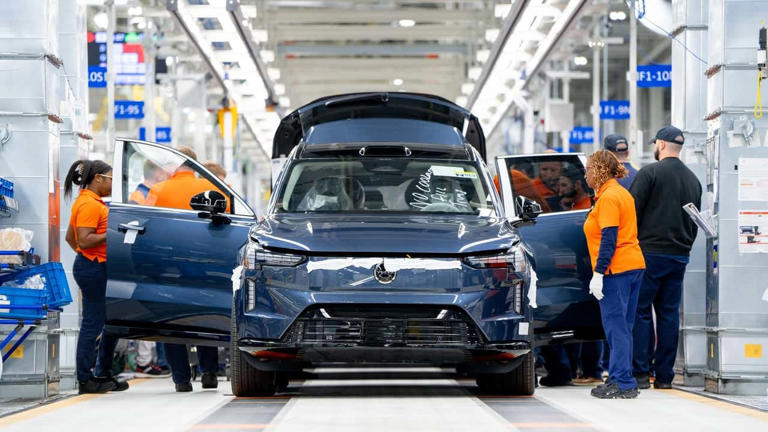 Volvo Wants To Build A Plug-In Hybrid In The U.S.