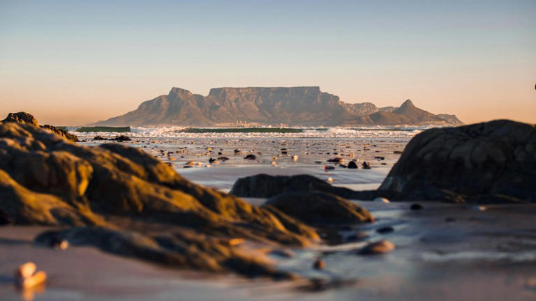 Explore Table Mountain's ranking among the most beautiful mountains in ...