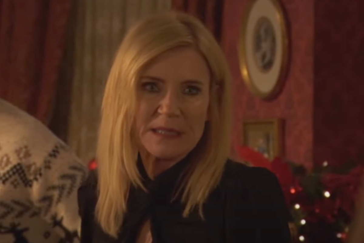 EastEnders star to make sudden return after Queen Vic explosion