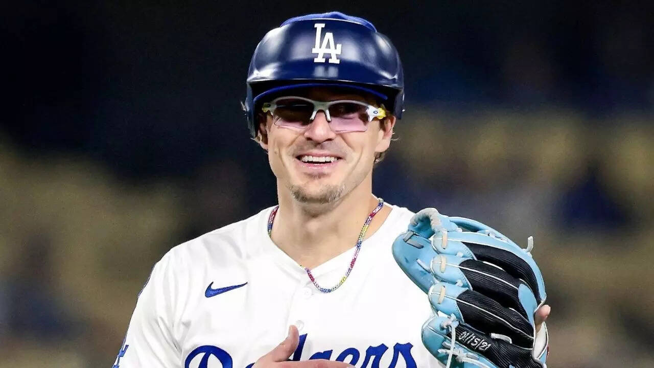 ‘Make this a bobblehead’- Dodgers fans react to Kike Hernandez’s ...