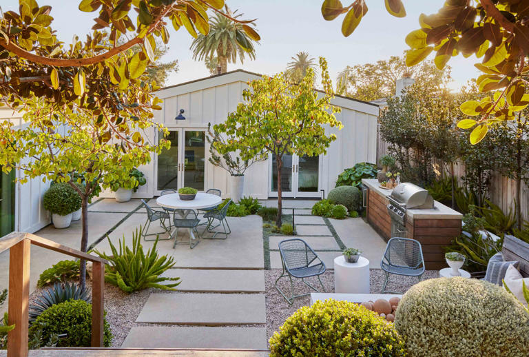 5 smart reasons to hire a landscape designer for your next garden project