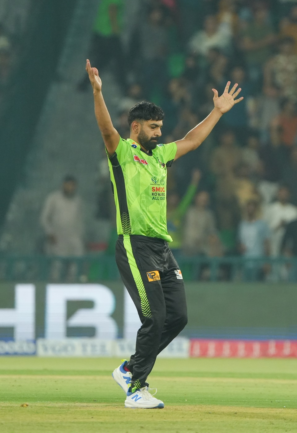 Rauf, Raza break United's winning streak to seal big win for Qalandars
