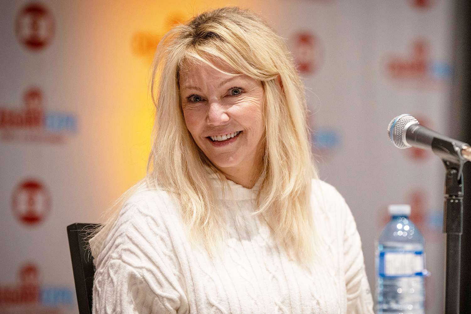 Heather Locklear Makes Rare Appearance at Fan Convention, 33 Years ...