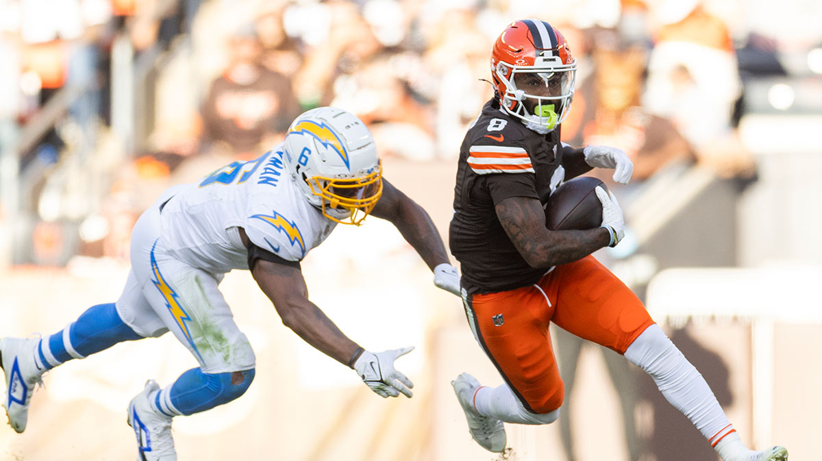 Bills adding Elijah Moore after focusing on defense in NFL Draft