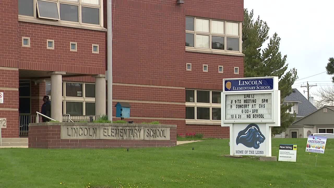 Gun and Cudahy school, case against boy's father dismissed