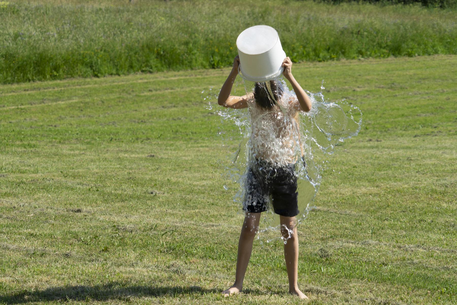 Die Ice Bucket Challenge ist zurück – inklusive eiskalter Reaktionen