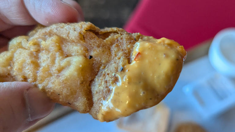 McDonald's New McCrispy Strips Don't Stand Out From The Fast Food Fried ...