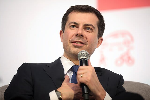 'Guys being dudes': What Dems can learn from Buttigieg's foray into ...