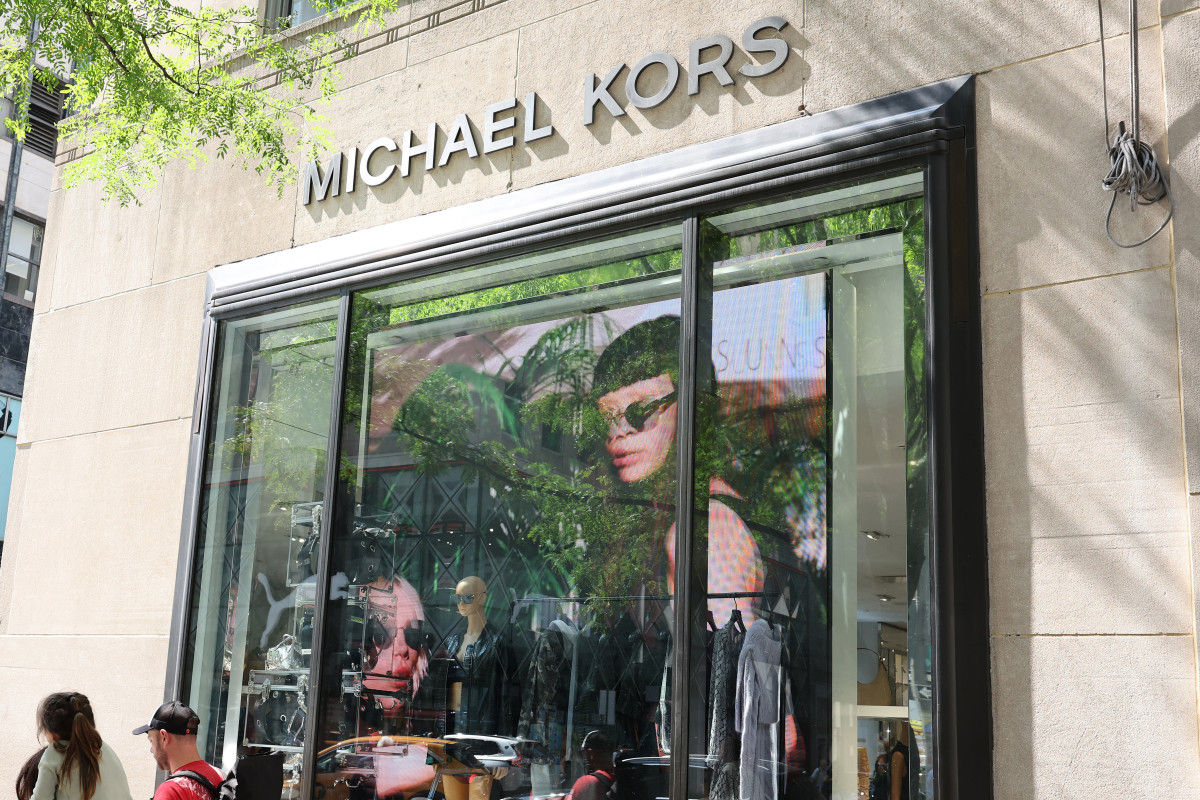 Michael Kors Outlet Has an ‘Adorable’ $398 Satchel Bag for Just $59 ...