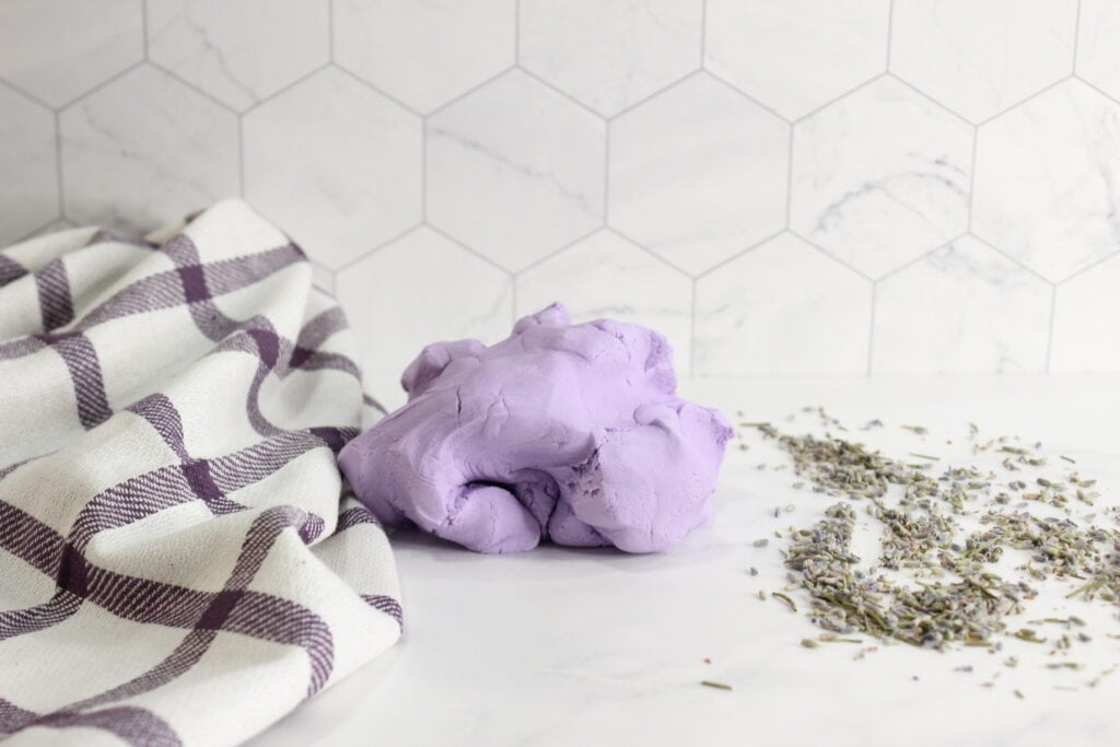 10 Pretend Play Crafts for Toddlers