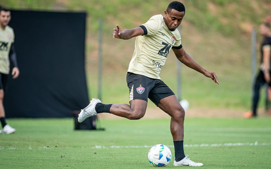 Vitória tem novidade em reapresentação e mais um atleta lesionado