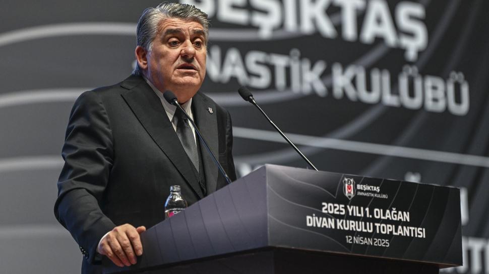 Başkan Serdal Adalı, futbolcular ile bir araya geldi